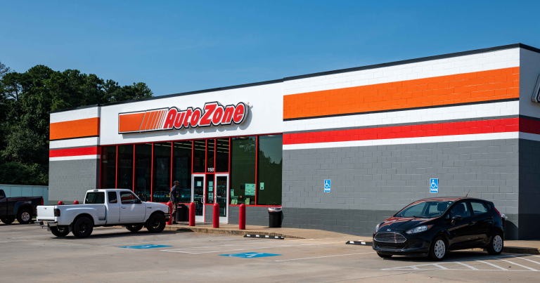 AutoZone-ის აქციების ფასმა ისტორიულ მაქსიმუმს მიაღწია - Investhub.ge